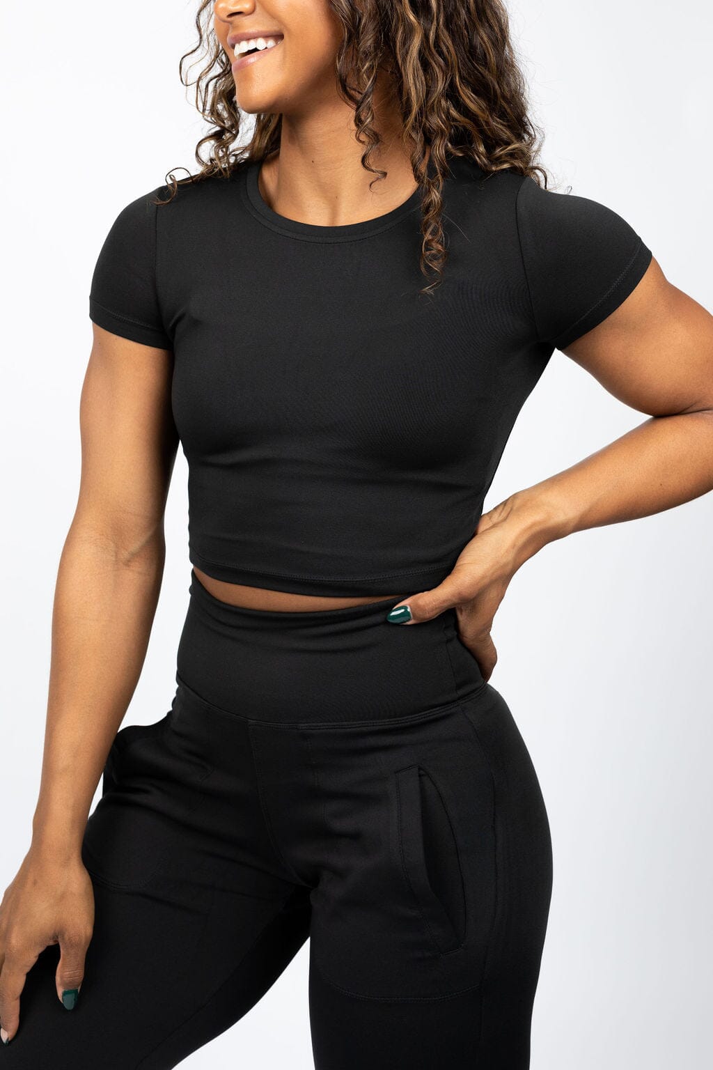 Reluna Short Sleeve Crop Black - Paragon Fitwear